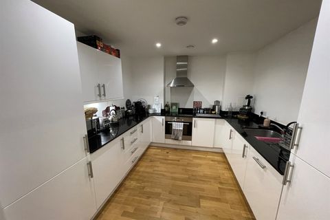 2 bed flat to rent in Zenith Close, London NW9, £1,900 pcm - Zoopla