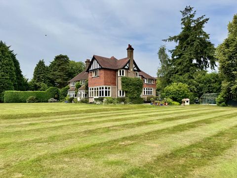 Vicarage Lane, Bovingdon HP3, 6 bed detached house for sale, £2,395,000 ...