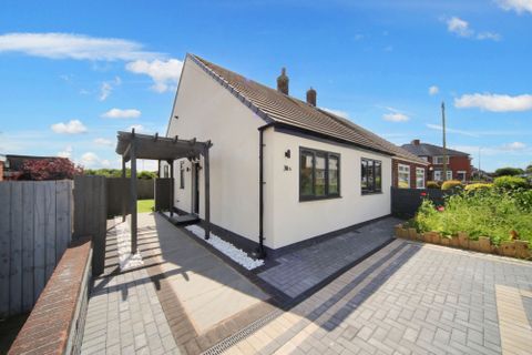 North Street, Ashton-In-Makerfield WN4, 3 bed semi-detached bungalow for sale, £210,000 - Zoopla