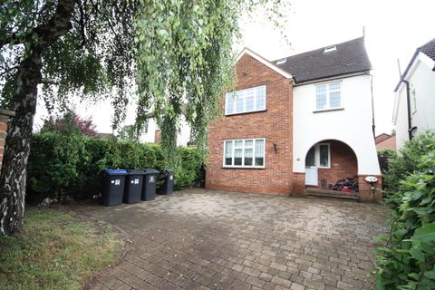4 bed detached house for sale in Cavendish Road, Woking GU22, £750,000 ...