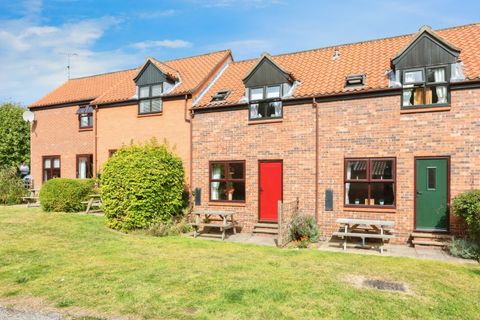 2 bed detached house for sale in Larpool Lane, Whitby YO22, £185,000 ...