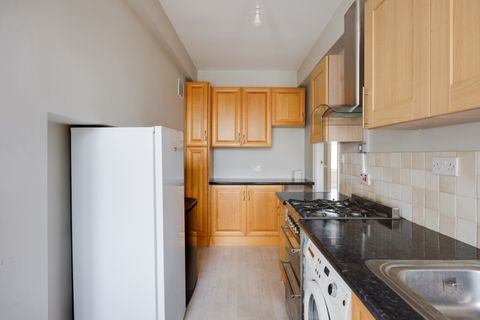 Belmont Court, Temple Fortune NW11, 2 bed flat to rent, £2,060 pcm - Zoopla