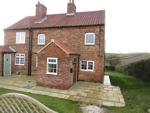 2 bed cottage to rent in Grove Road, South Leverton, Retford DN22, £750 pcm - Zoopla