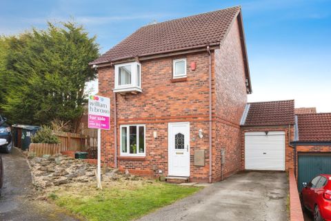 3 bed link detached house for sale in Ibbetson Drive, Churwell, Leeds ...