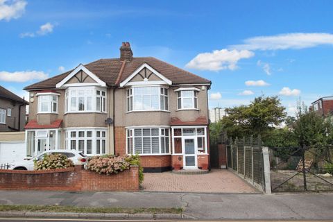 Broadmead Road, Woodford Green IG8, 3 bed semi-detached house to rent ...