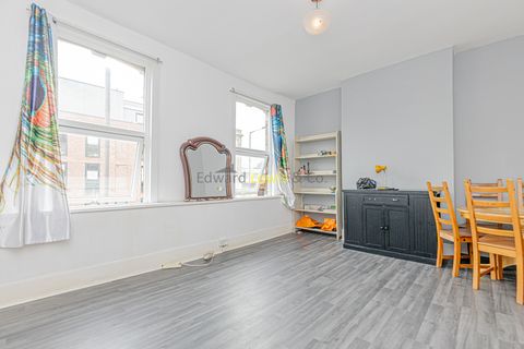 Lower Clapton Road, London E5, 3 bed flat to rent, £2,752 pcm - Zoopla