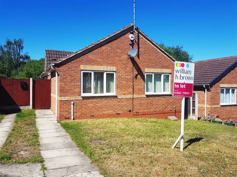 Rayton Court, Bircotes, Doncaster DN11, 3 bed detached bungalow to rent ...