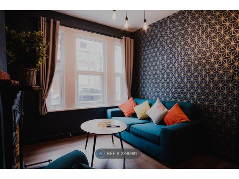 Room to rent in Artillery Road, Ramsgate CT11, £695 pcm - Zoopla