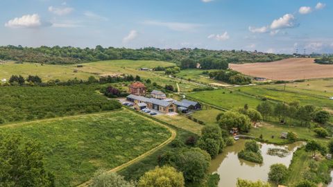 Buckhole Farm, Cooling Road, High Halstow, Kent. ME3, 2 bed barn ...
