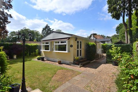 Rustic Glen, Grange Estate, Church Crookham GU52, 2 bed mobile/park ...