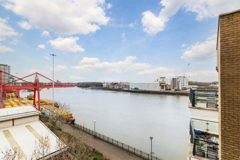 2 bed flat to rent in Smugglers Way, London SW18, £2,448 pcm - Zoopla
