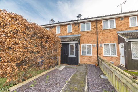 1 bed property to rent in Penn Road, Datchet, Slough SL3, £1,300 pcm ...