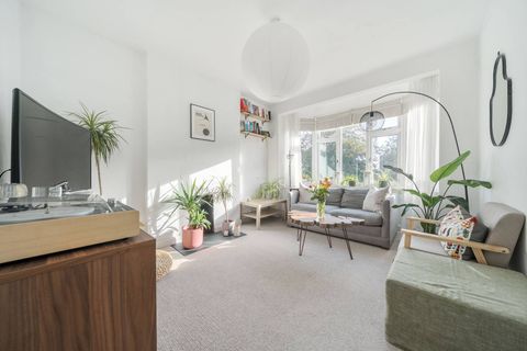 Chinbrook Road, Grove Park, London SE12, 2 bed flat for sale, £295,000 ...