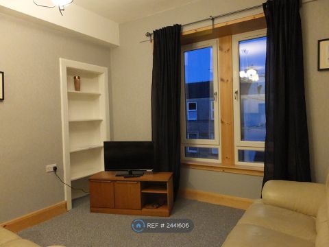 3 bed flat to rent in Edinburgh, Edinburgh EH11, £1,950 pcm - Zoopla