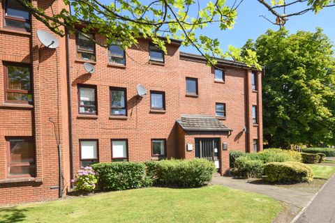 Caird Street, Hamilton ML3, 2 bed flat for sale, £89,995 - Zoopla