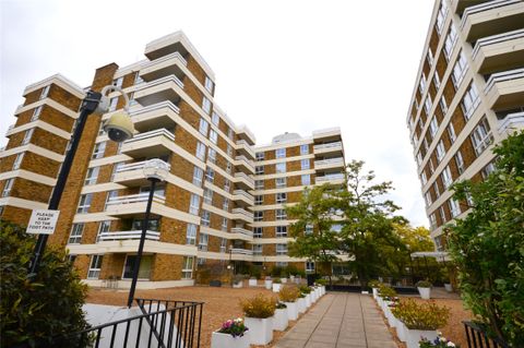 1 bed flat to rent in March Court, Warwick Drive, Putney SW15, £1,500 ...