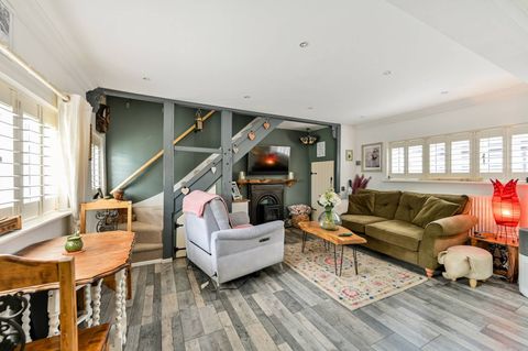 Albany Park, Colnbrook With Poyle, Slough SL3, 2 bed cottage for sale ...