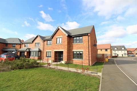 5 bed detached house for sale in Mooney Crescent, Callerton, Newcastle ...