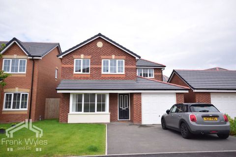 4 bed detached house for sale in Harker Lane, Lytham St. Annes FY8, £ ...