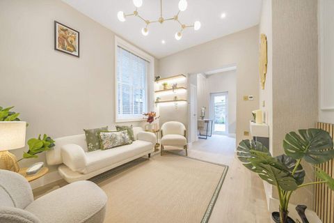 2 bed flat for sale in Sulgrave Road, London W6, £550,000 - Zoopla