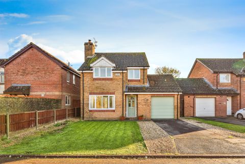 3 bed detached house for sale in Bailey Close, Devizes SN10, £350,000 - Zoopla