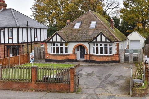 4 bed chalet for sale in Sutton Road, Maidstone, Kent ME15, £525,000 ...