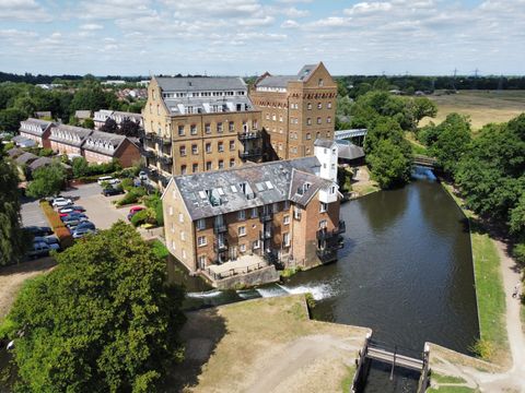 Daniel Lambert Mill, Bourneside Road, Addlestone, Surrey KT15, 2 bed ...