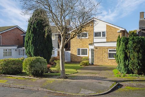 4 bed detached house for sale in Drakes Drive, Northwood HA6, £900,000 ...