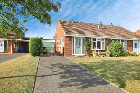 Cabot Grove, Perton Wolverhampton, Staffordshire WV6, 2 bed bungalow ...