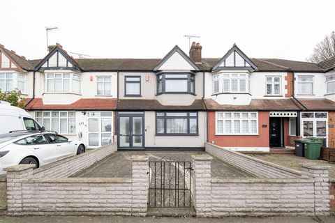 4 bed terraced house for sale in Hall Lane, Chingford E4, £600,000 - Zoopla