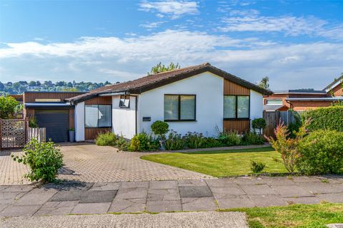 3 bed bungalow for sale in Shepherds Mead, Findon Valley, Worthing ...