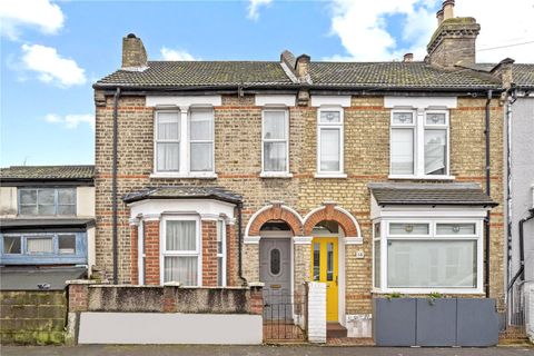 Lime Street, Walthamstow E17, 3 bed detached house to rent, £2,300 pcm ...