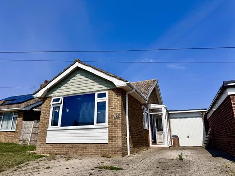 Hawth Park Road, Seaford BN25, 3 bed detached bungalow for sale, £ ...