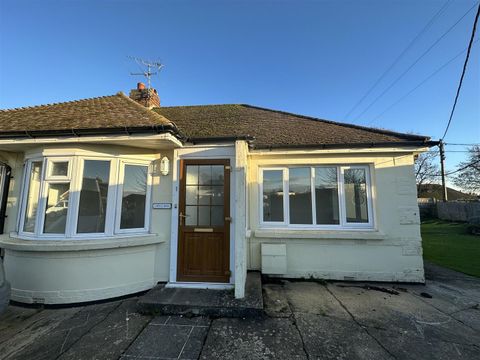3 bed bungalow to rent in North Close, Polegate BN26, £1,450 pcm - Zoopla