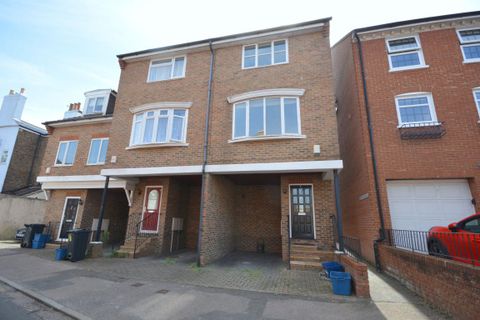 3 bed property to rent in Albert Street, Ramsgate CT119Hg CT11, £1,150 ...