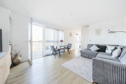 2 bed flat for sale in Navigation Drive, Ware, Hertfordshire SG12, £ ...