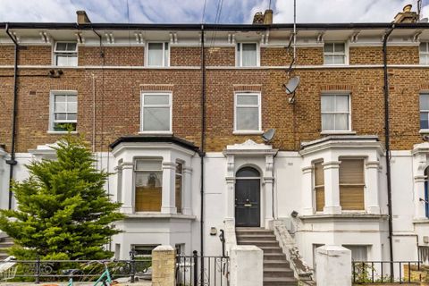 Oaklands Grove, Shepherds Bush W12, 2 bed flat to rent, £2,275 pcm - Zoopla