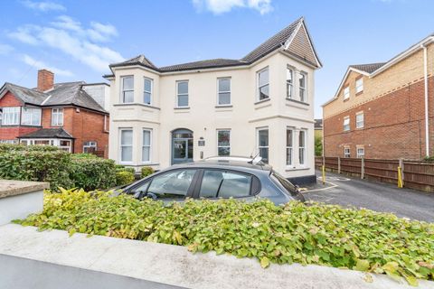 Peartree Avenue, Southampton SO19, 3 bed flat to rent, £1,400 pcm - Zoopla