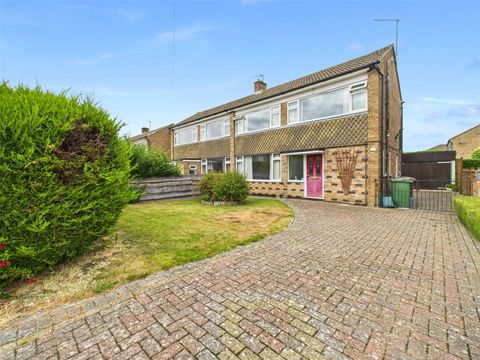 Cherry Tree Road, Chinnor, Oxfordshire OX39, 3 bed semi-detached house ...