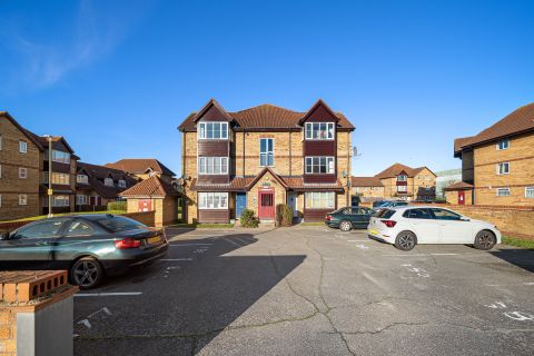 Frobisher Road, Erith DA8, Studio to rent, £1,150 pcm - Zoopla