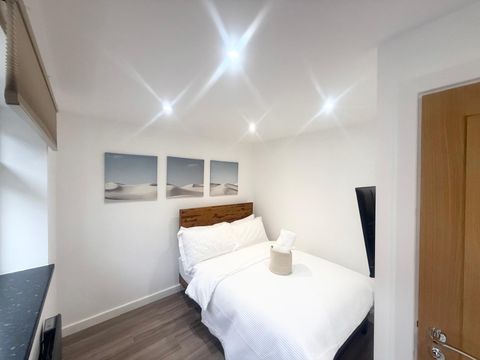 Studio to rent in Ravel Road, South Ockendon RM15, £1,100 pcm - Zoopla