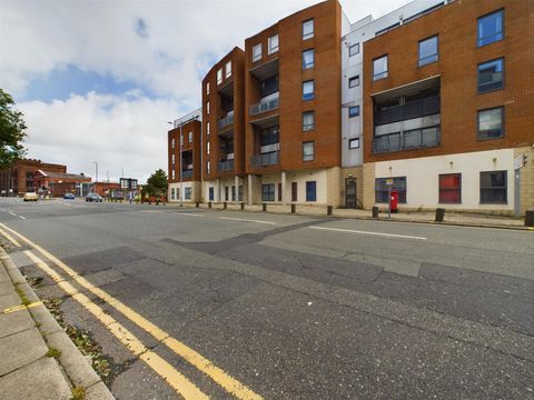 2 bed flat for sale in Moss Street, Liverpool L6, £140,000 - Zoopla
