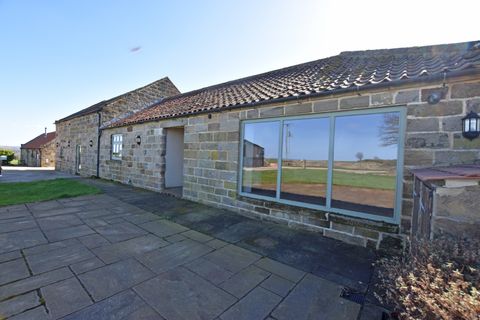 Main Road, Aislaby, Whitby YO21, 6 bed barn conversion for sale, £ ...