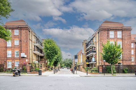 2 bed flat for sale in Fulham Road, Fulham Broadway, London SW6, £ ...