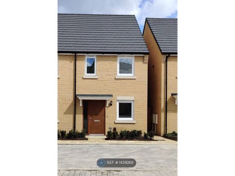 Cuckoo Way, Cambridge CB24, 2 bed end terrace house to rent, £1,450 pcm ...