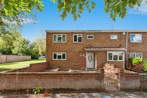 Pershore Road, Basingstoke, Hampshire RG24, 4 bed end terrace house for ...