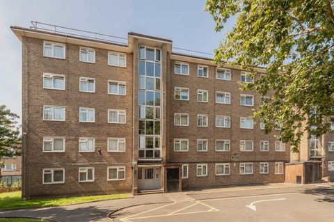 Stockwell Road, Stockwell SW9, 3 bed flat to rent, £2,800 pcm - Zoopla