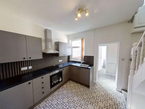 Winslade Crescent, Perth Street, Hull HU5, 2 bed terraced house for ...