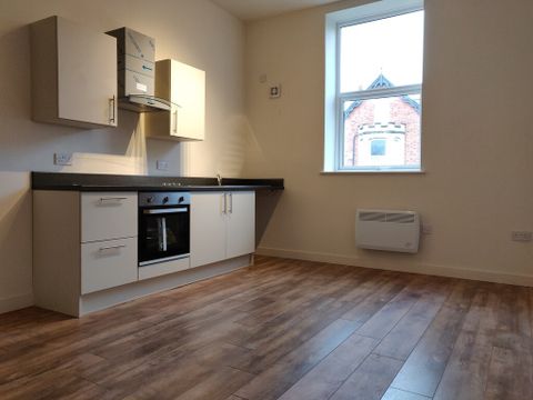 Rockingham Road, Kettering NN16, 1 bed flat to rent, £685 pcm - Zoopla