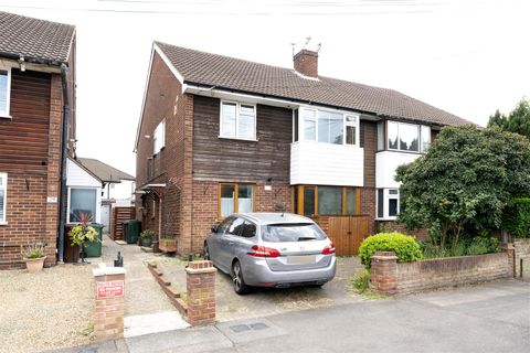 Hatch Lane, Chingford E4, 2 bed maisonette for sale, £400,000 - Zoopla